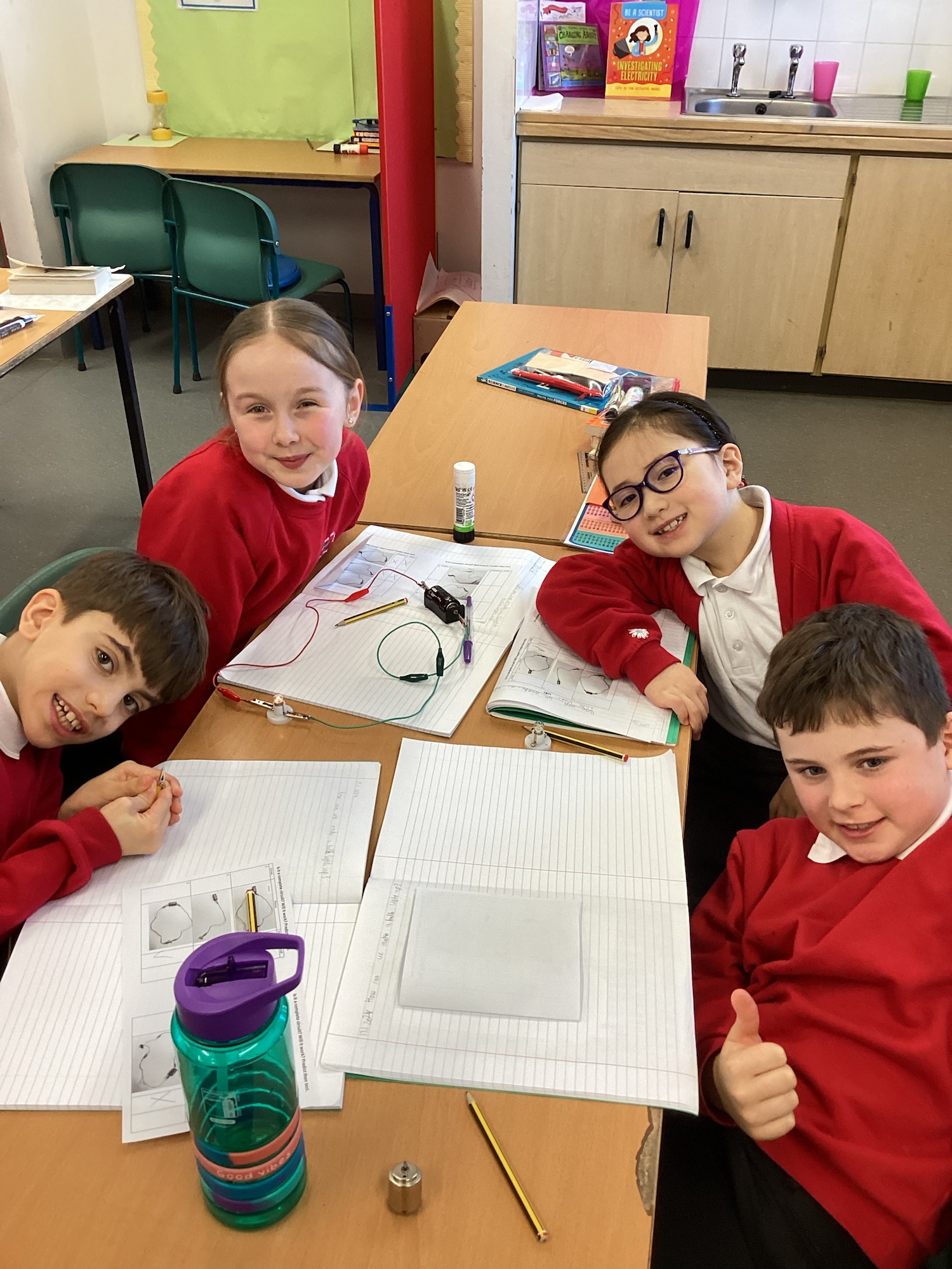 Year 4 making circuits in Science!